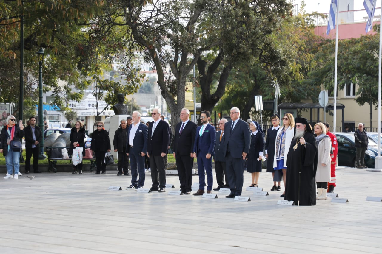 Οι «ΣΠΑΡΤΙΑΤΕΣ» τίμησαν την Ημέρα των Ενόπλων Δυνάμεων στην πόλη της ...